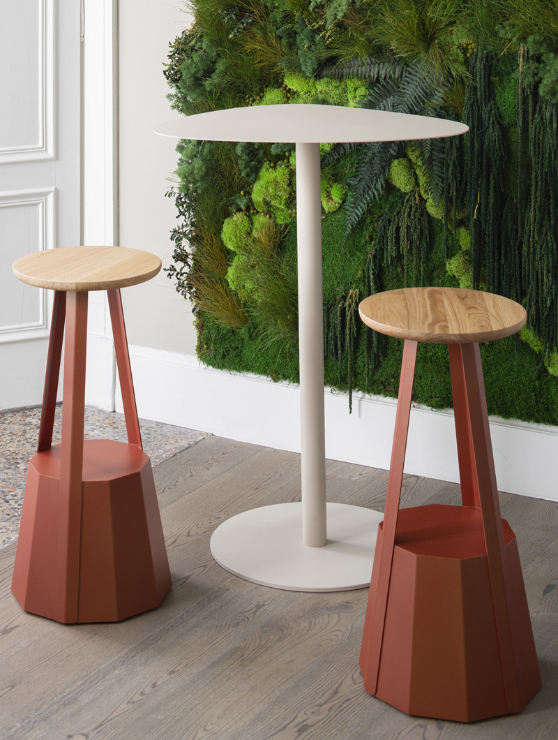 Tabouret Haut Ankara En Acier Avec Assise En Chêne Par Constance ...